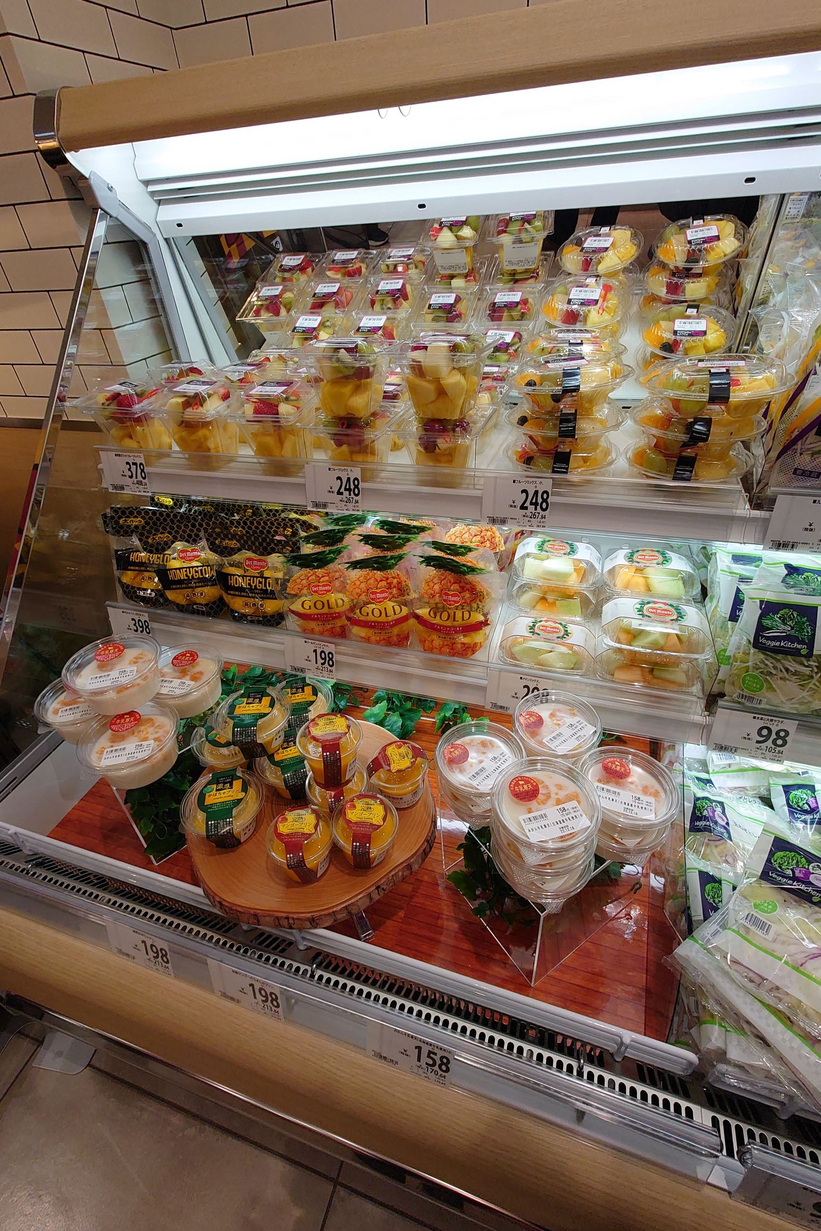 西友和光市駅前店がオープン、居抜き出店による新規出店で売場2層の駅前店、「心地よさ」意識し内装にも工夫 | リテール・リーダーズ